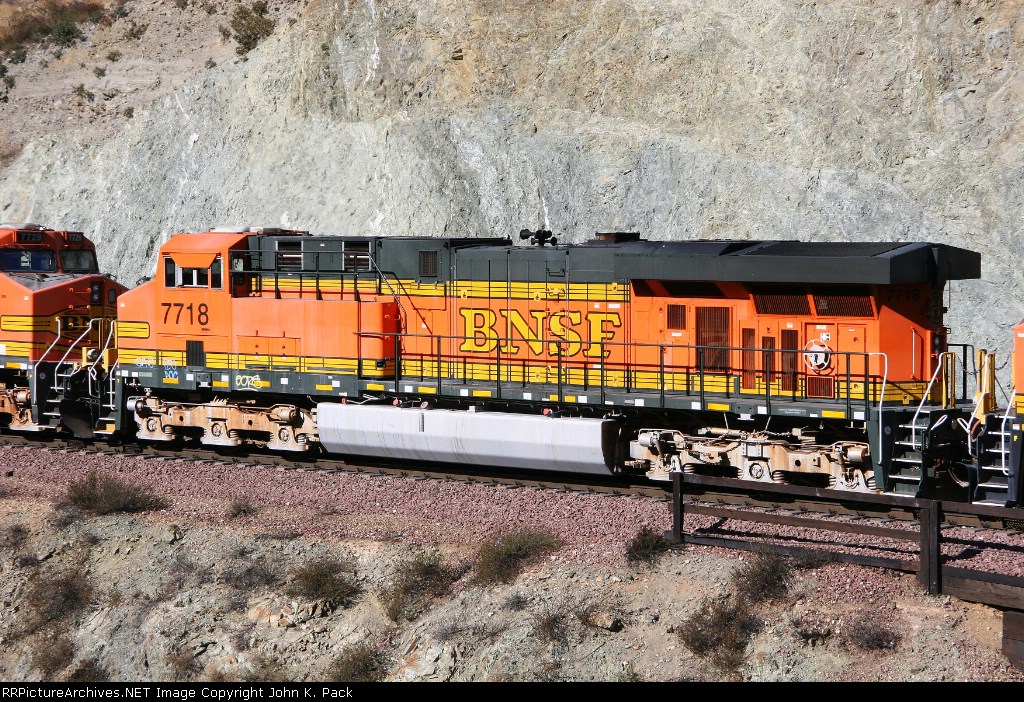 BNSF 7718